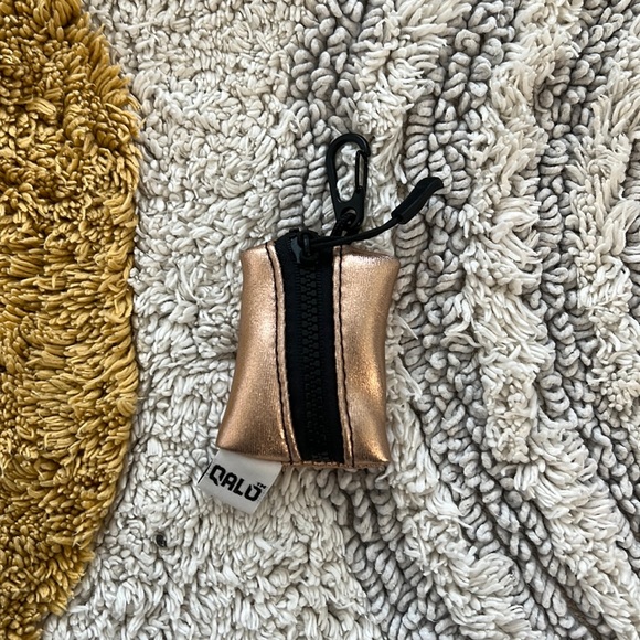 Qalo | Accessories | Qalo Silicone Wedding Ring Band Carrying Case ...